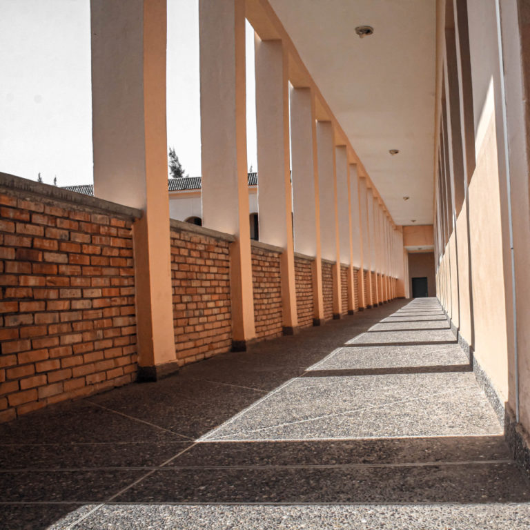 Using Concrete Floors for an Ideal Indoor-Outdoor Flow